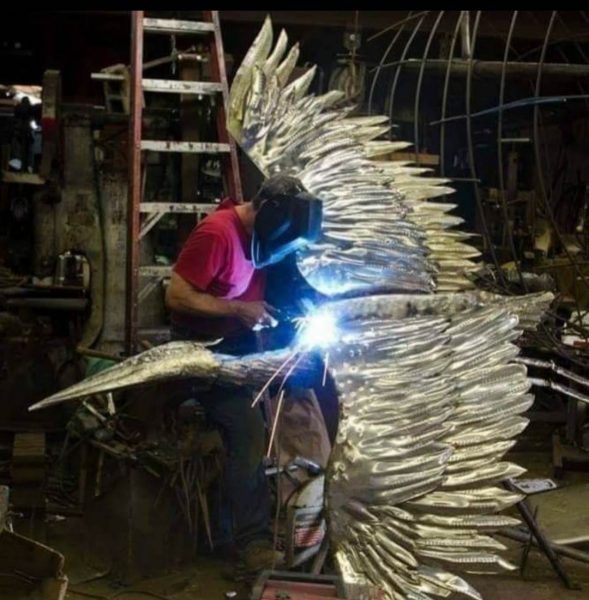 Meet the Metal Artist Behind These Iconic Wheeling Sculptures - Weelunk