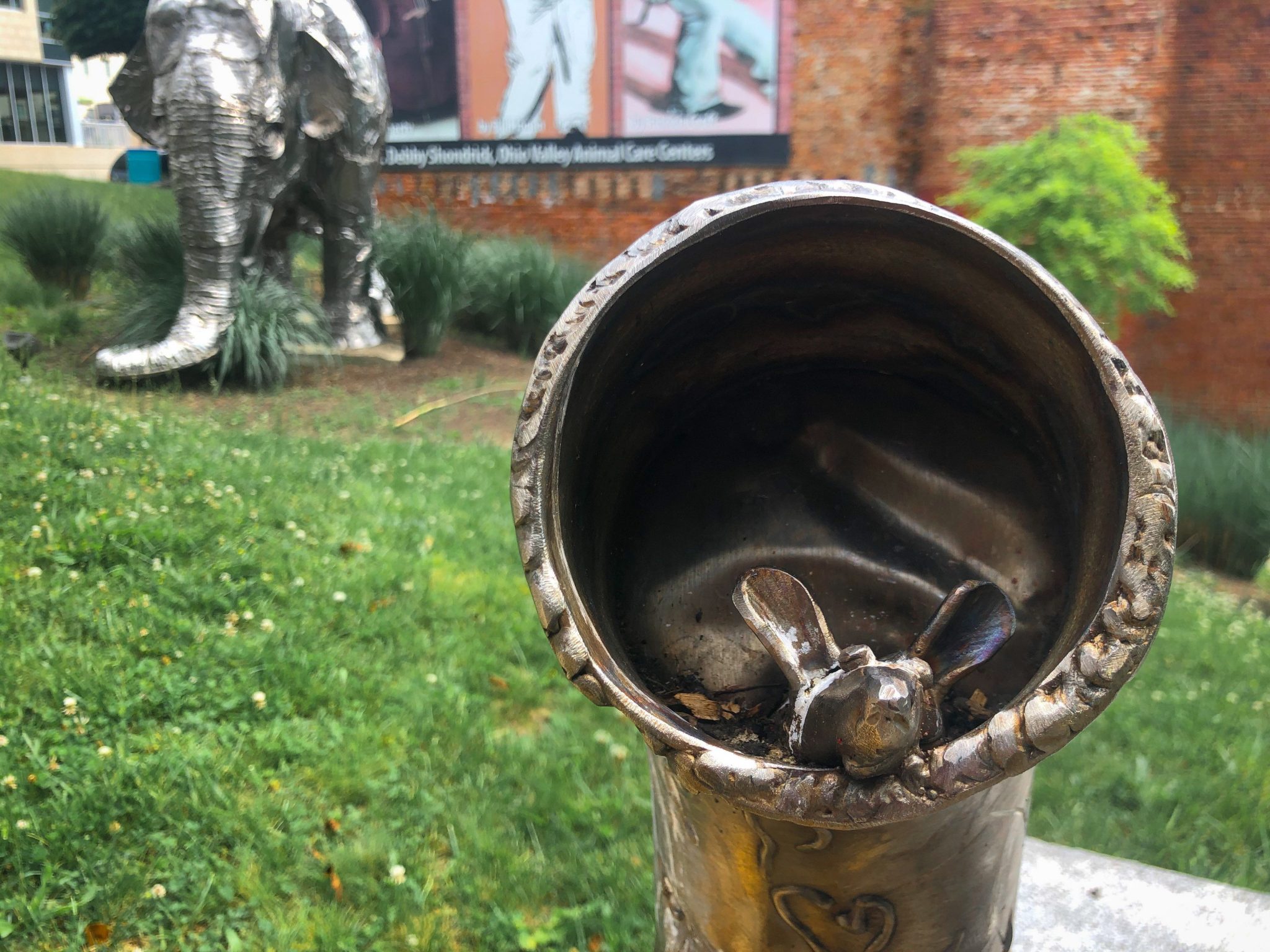 Meet the Metal Artist Behind These Iconic Wheeling Sculptures - Weelunk