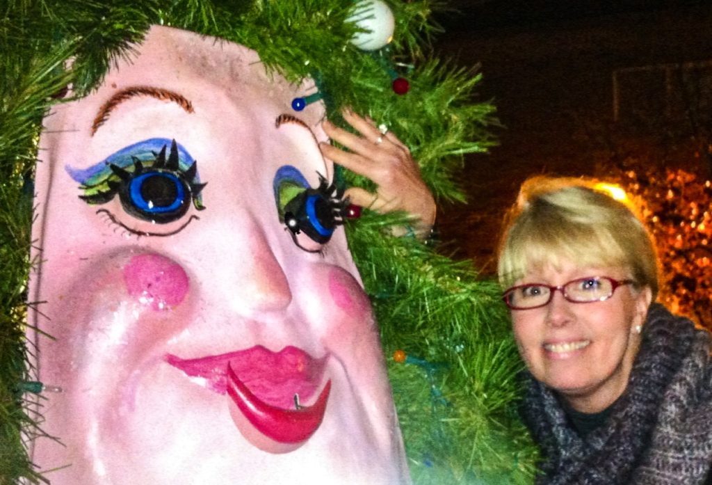 That Fabulous Tree Is Talking Again! - Weelunk