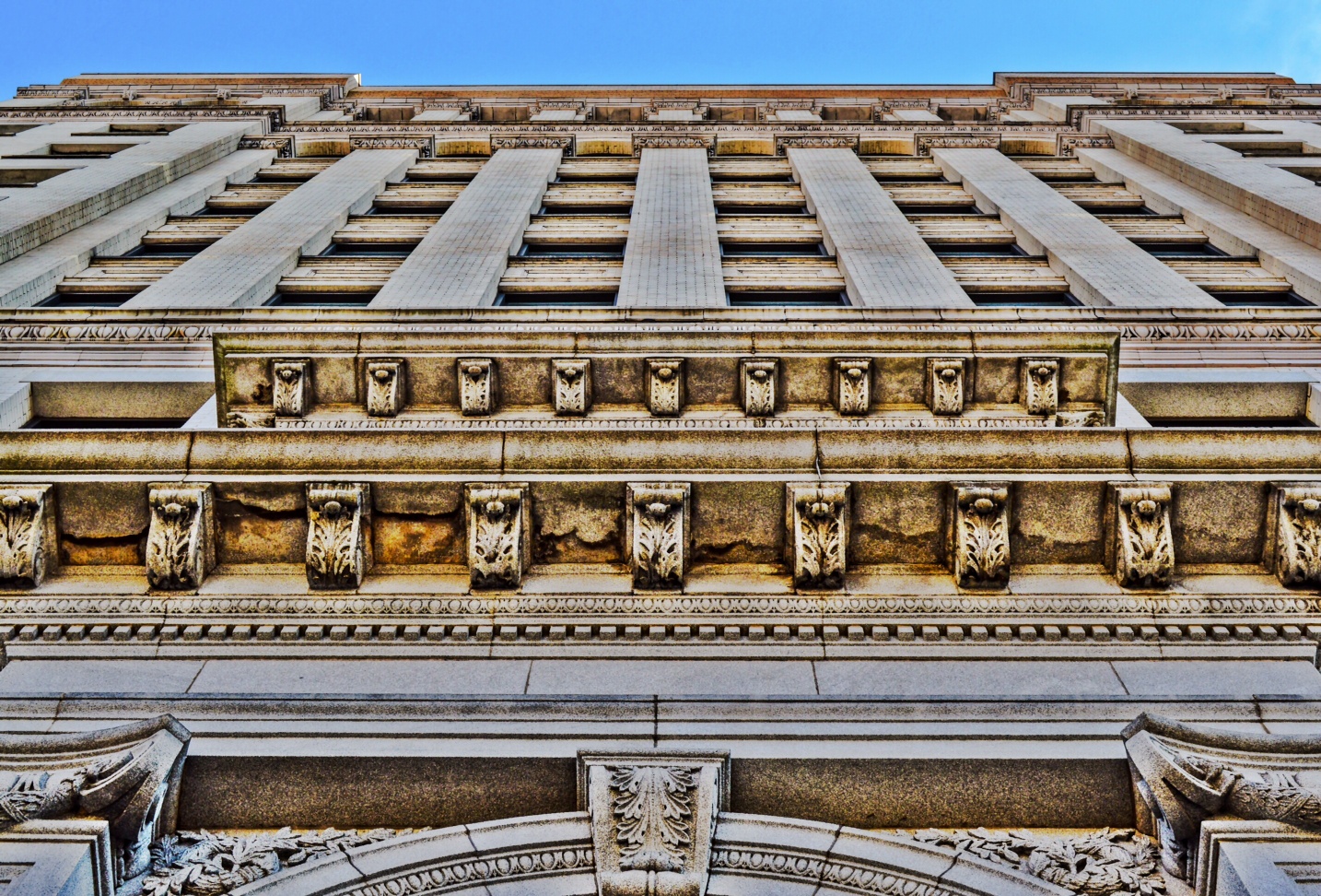 Historic Steel Building Awaiting New Era - Weelunk