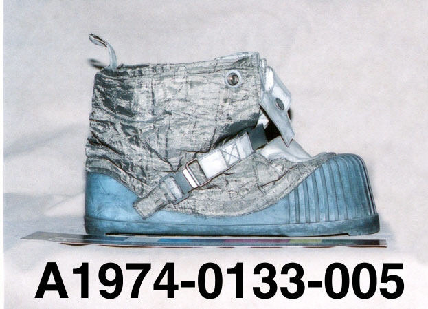 Why Can’t We See the Footprints on the Moon (Part II) - Weelunk