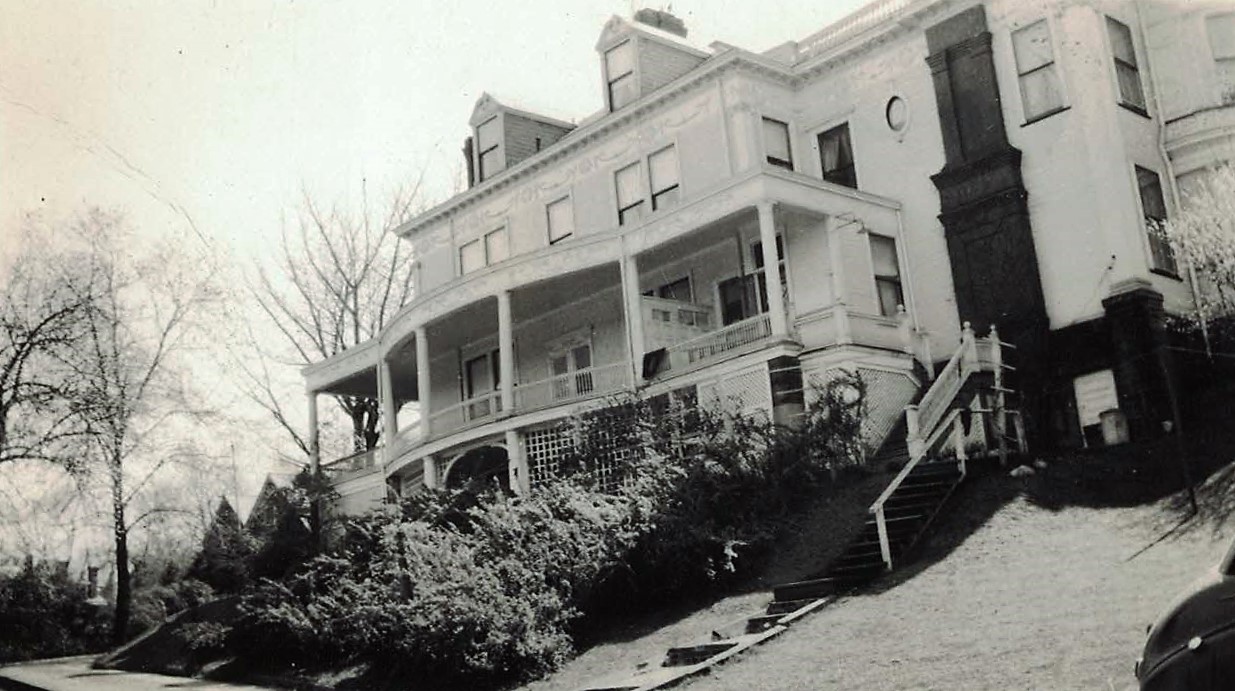The House in the Photo: A History of Echo Manor - Weelunk
