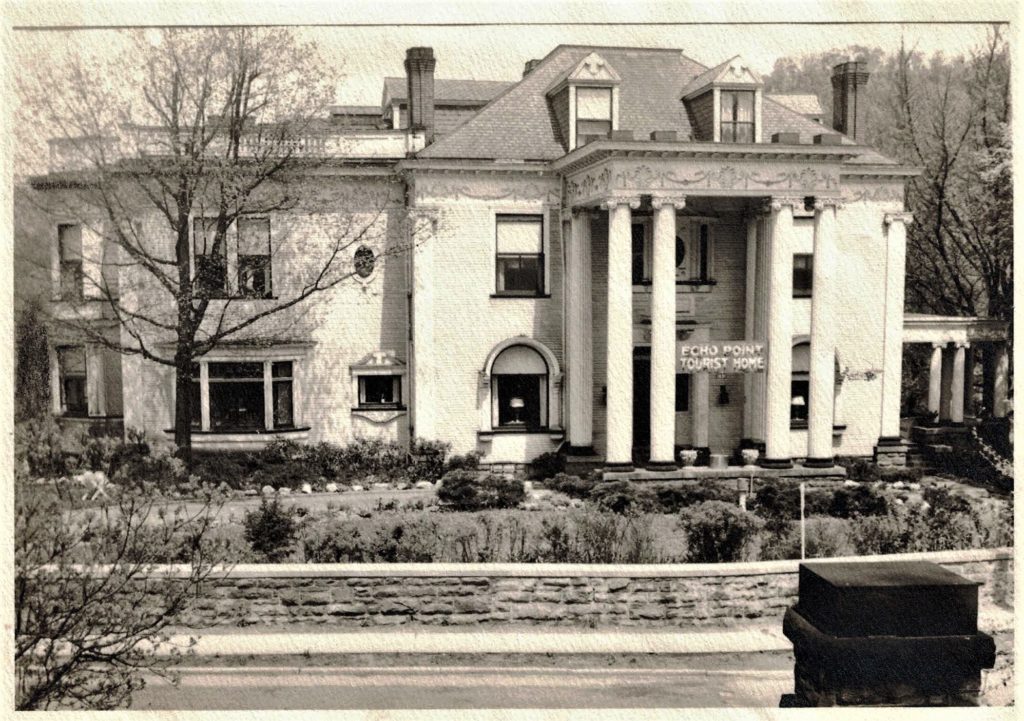 The House in the Photo: A History of Echo Manor - Weelunk