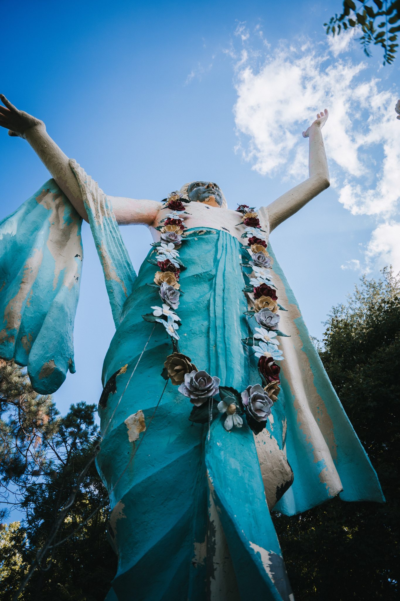 New Vrindaban: Home of the Palace of Gold - Weelunk