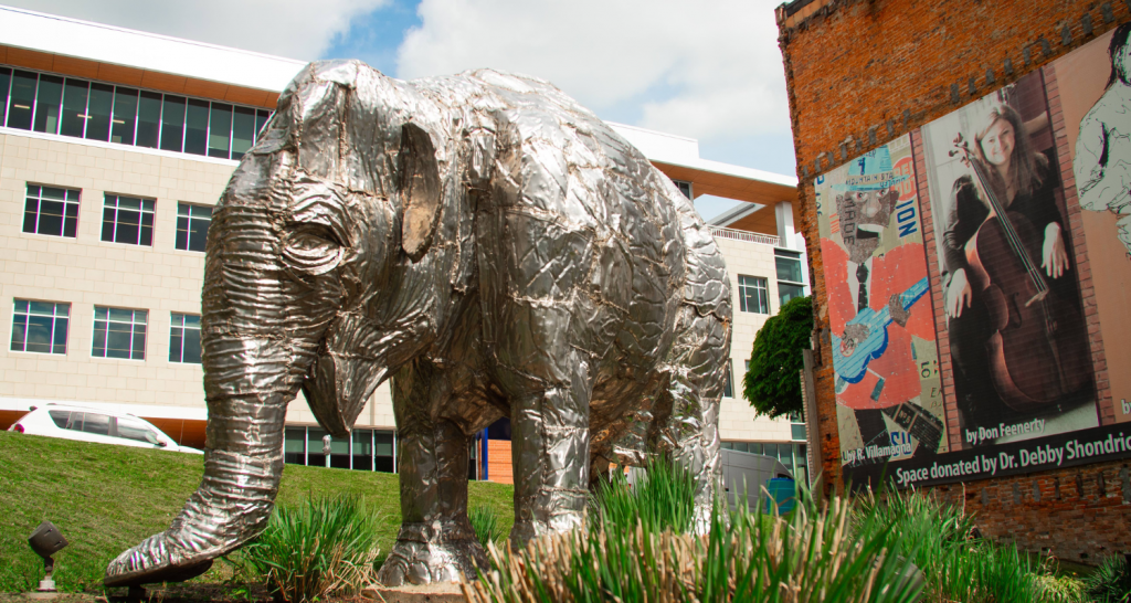 Meet the Metal Artist Behind These Iconic Wheeling Sculptures - Weelunk
