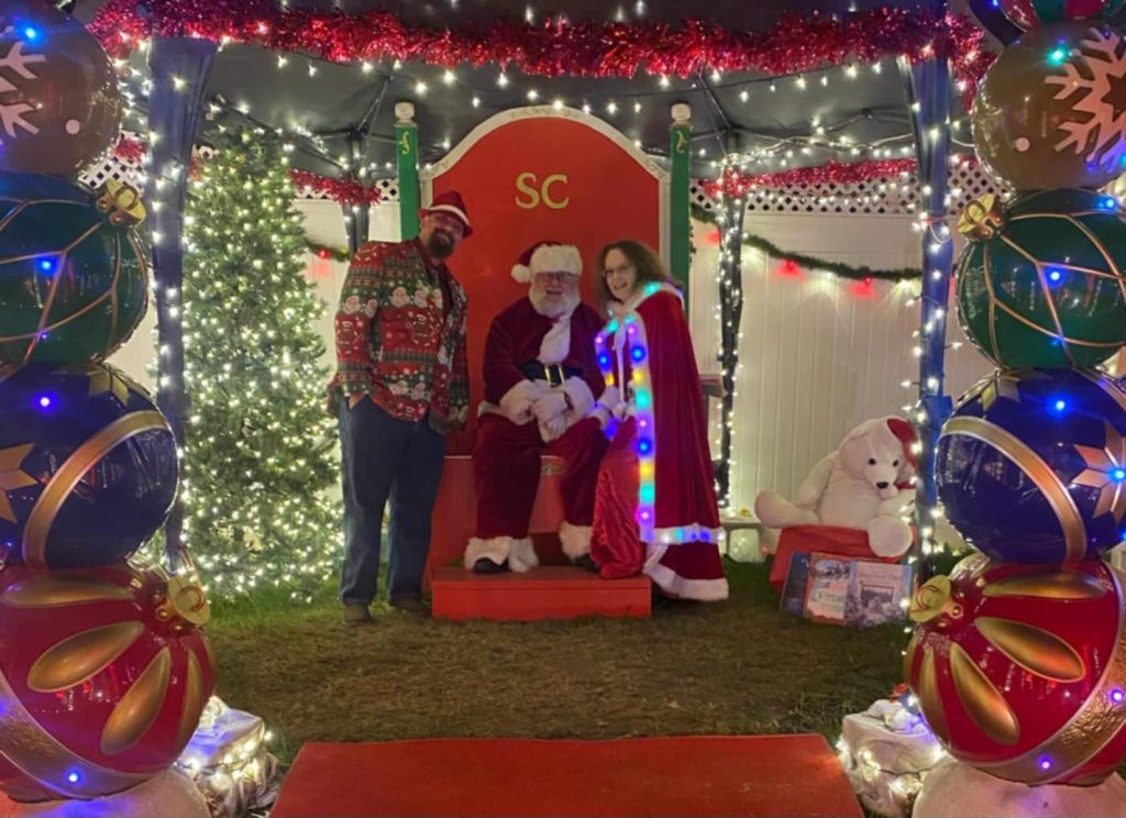 Why Wheeling: The Viles Family (The Christmas House) - Weelunk